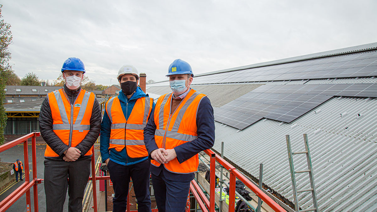 Rail operator unveils first co-operative energy project on UK rail ...
