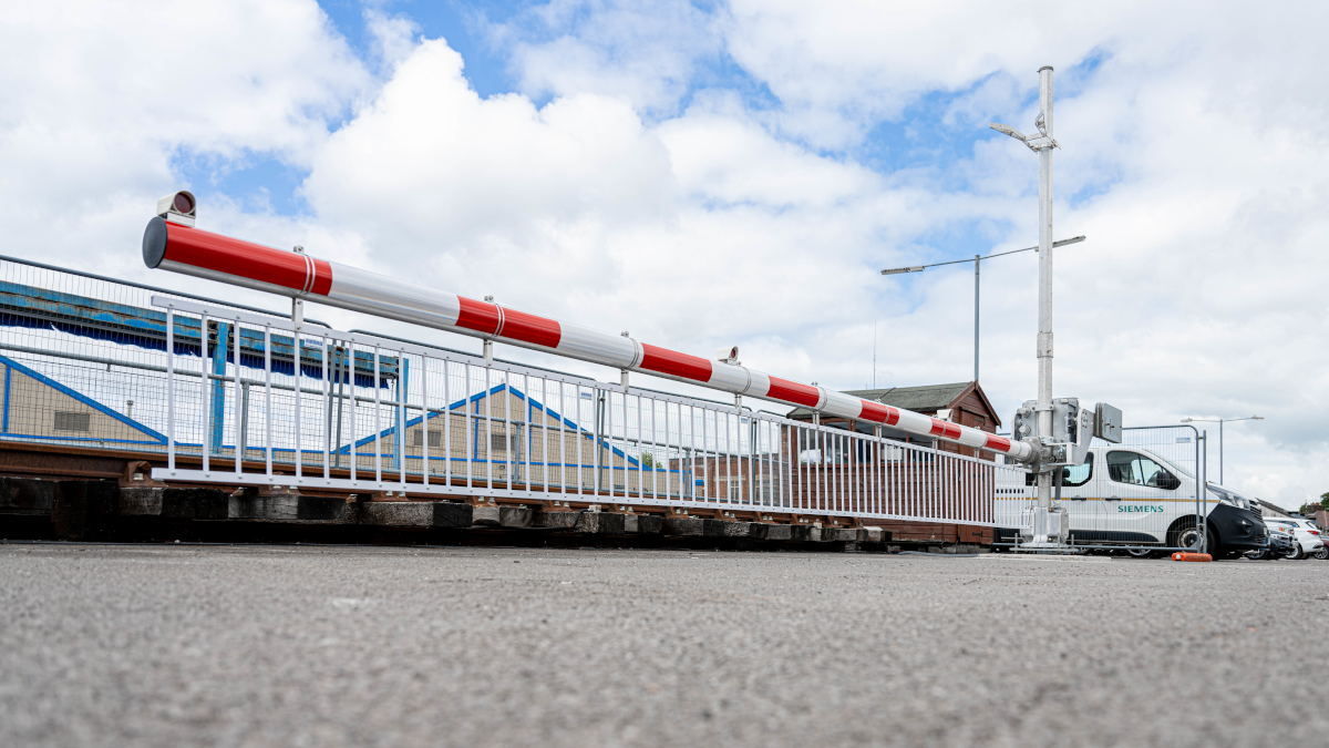 Siemens S60+ barrier boom development - Rail Engineer