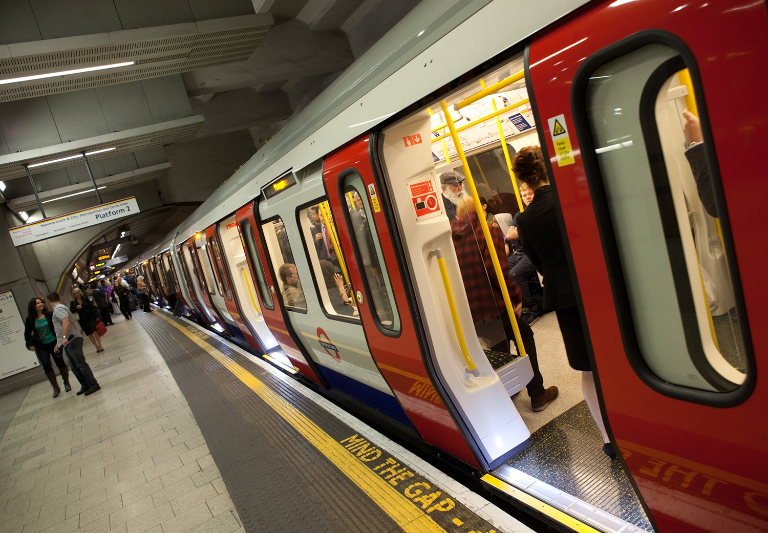 Government to fund TfL until 31 March 2021 - RailStaff